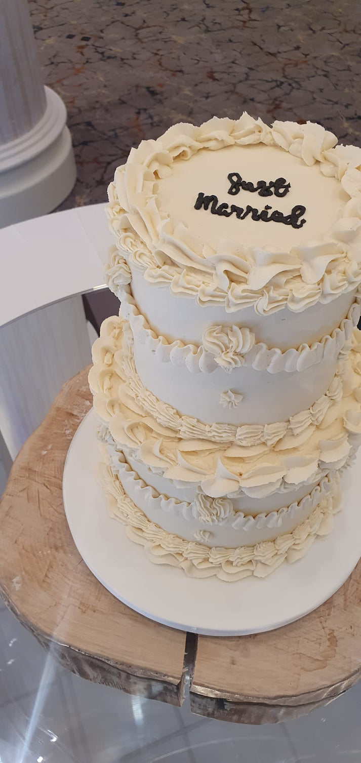 Cake Taster Box – Woodlawn Bakes